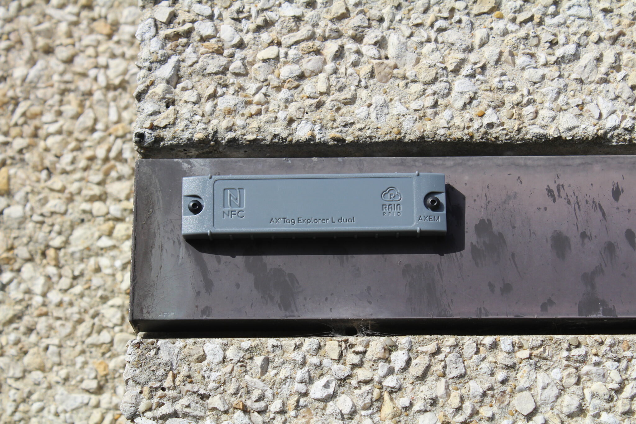 AXEM Technology | Tag RFID UHF grande distance de lecture | AX'Tag Explorer